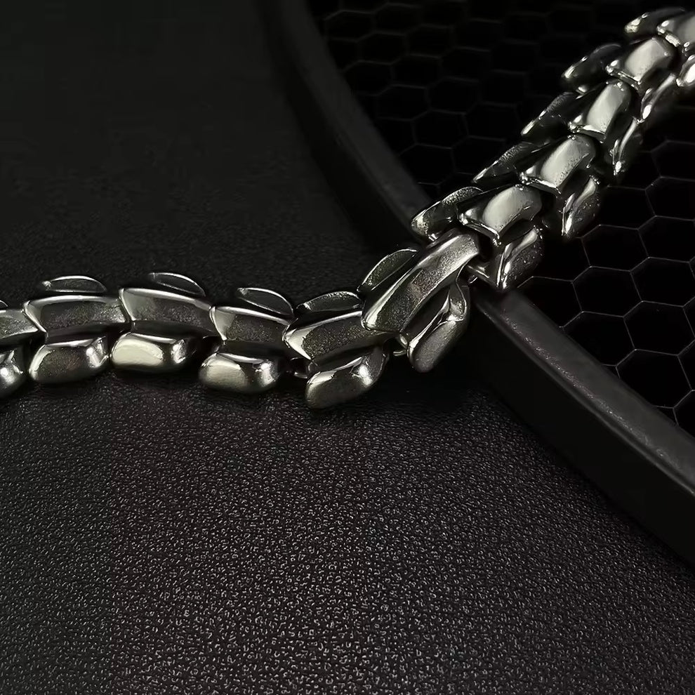 Shadow Fang Bracelet – MidnightGothic