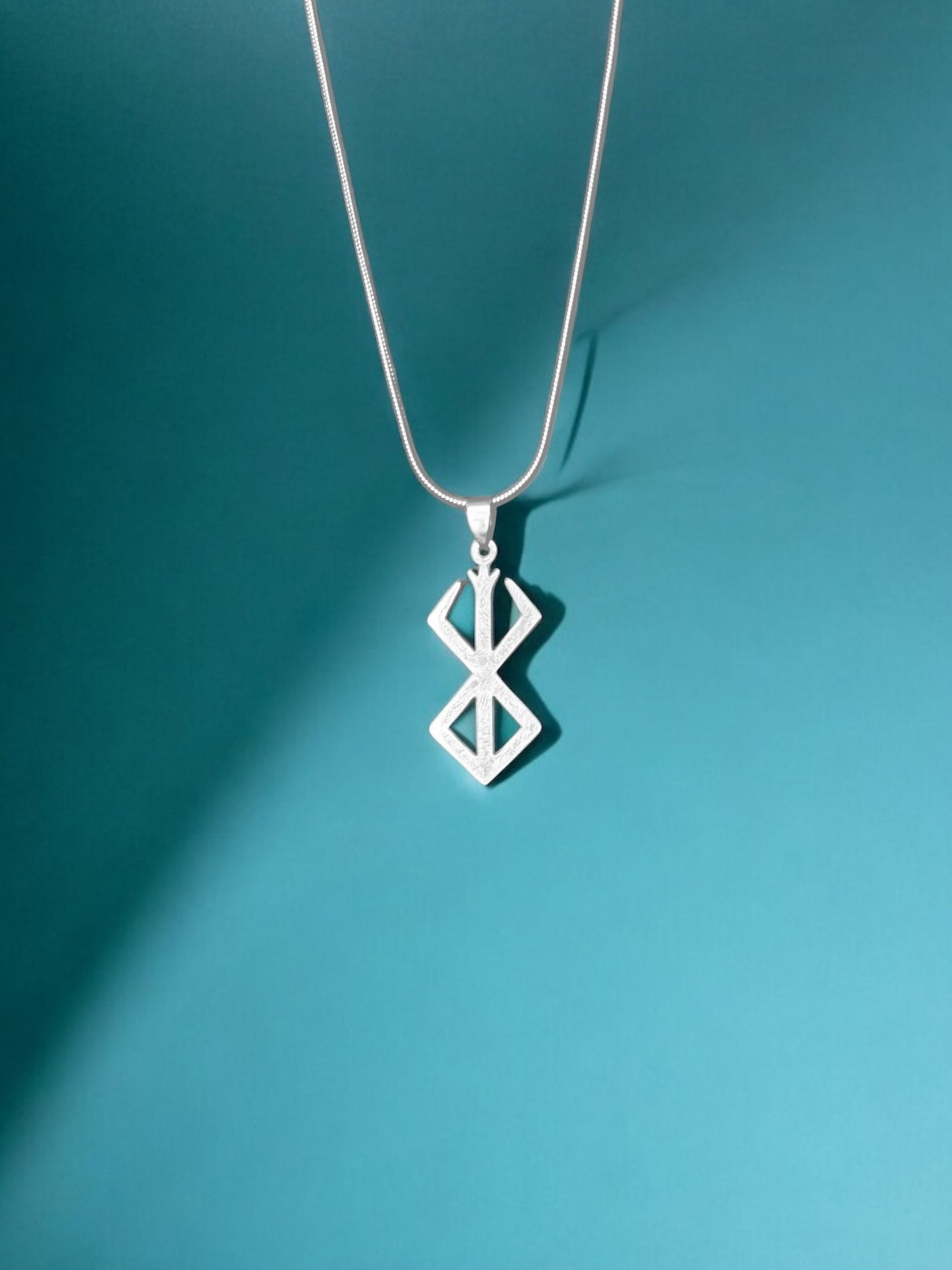 Berserk Chain – MidnightGothic